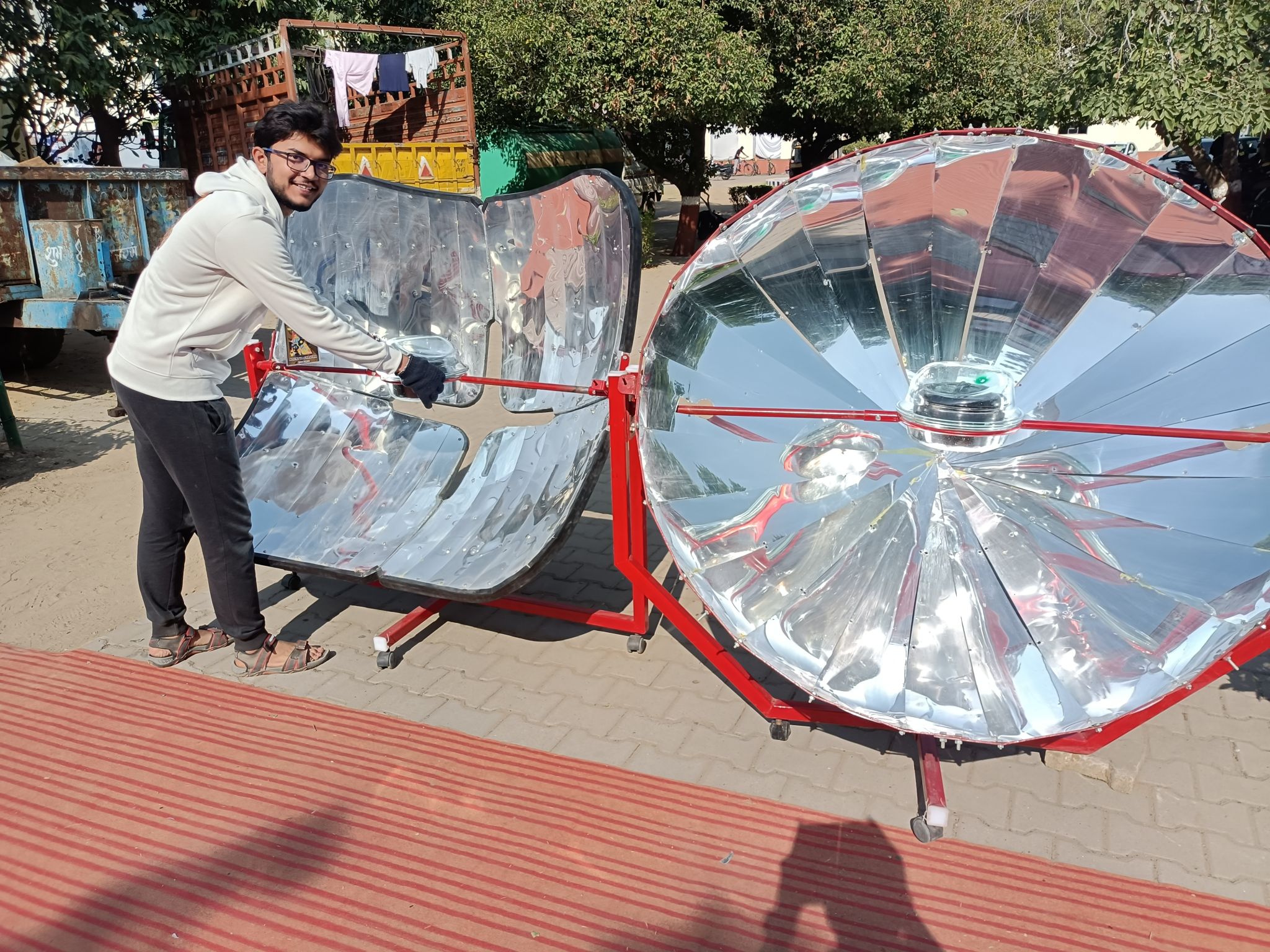 Sun-Cooked Cakes And Pizzas? These Solar Cookers Can Get It Done ...
