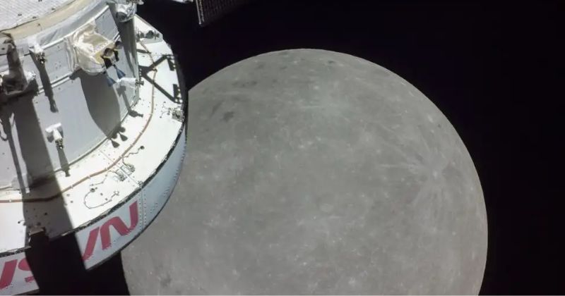 Orion Spacecraft Reaches Farthest Distance From Earth, Breaks 1970’s ...