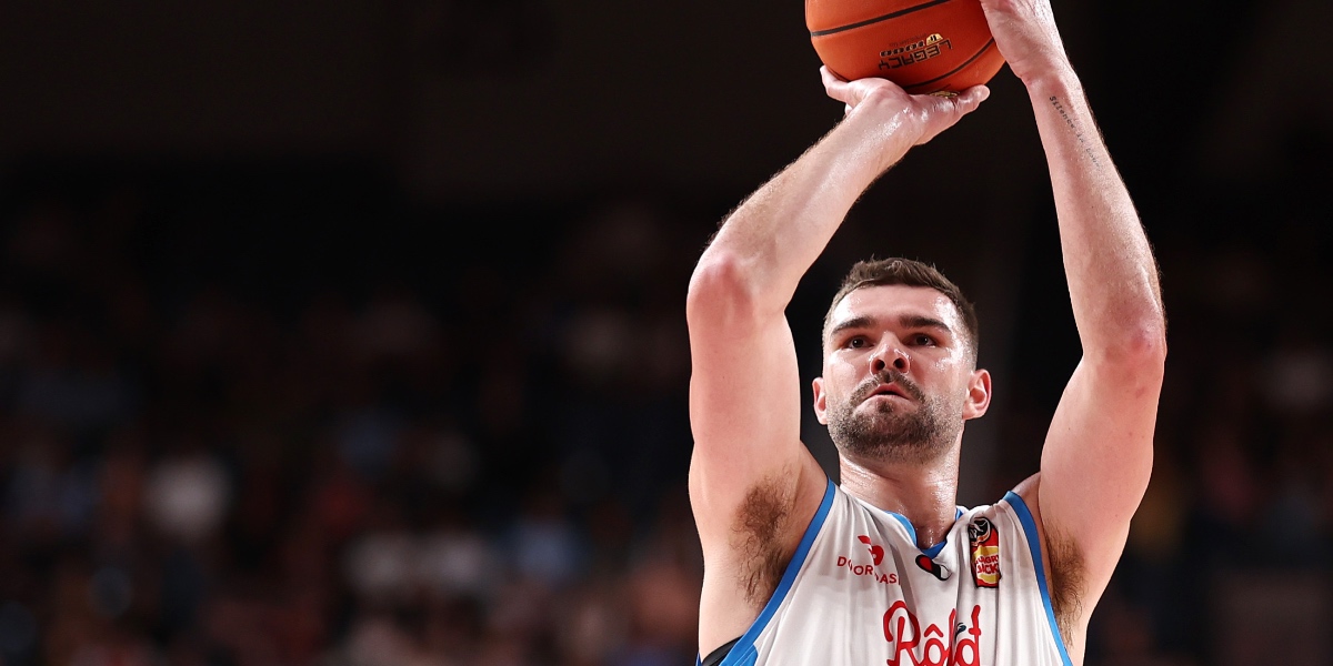 Isaac Humphries Becomes The First Australian Male Basketball Player To ...