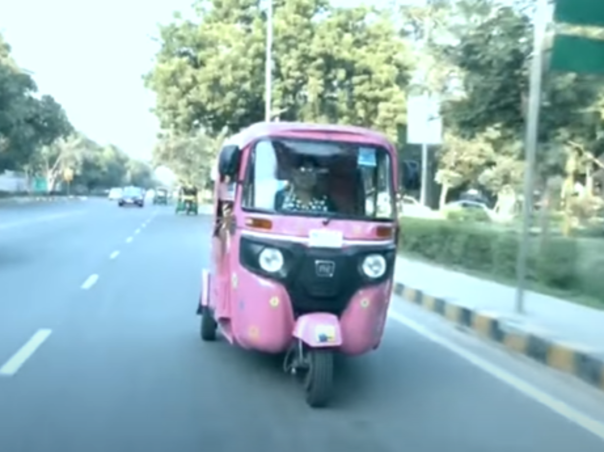 US Diplomats Choose Colourful Auto-Rickshaws Over Their Bulletproof Cars
