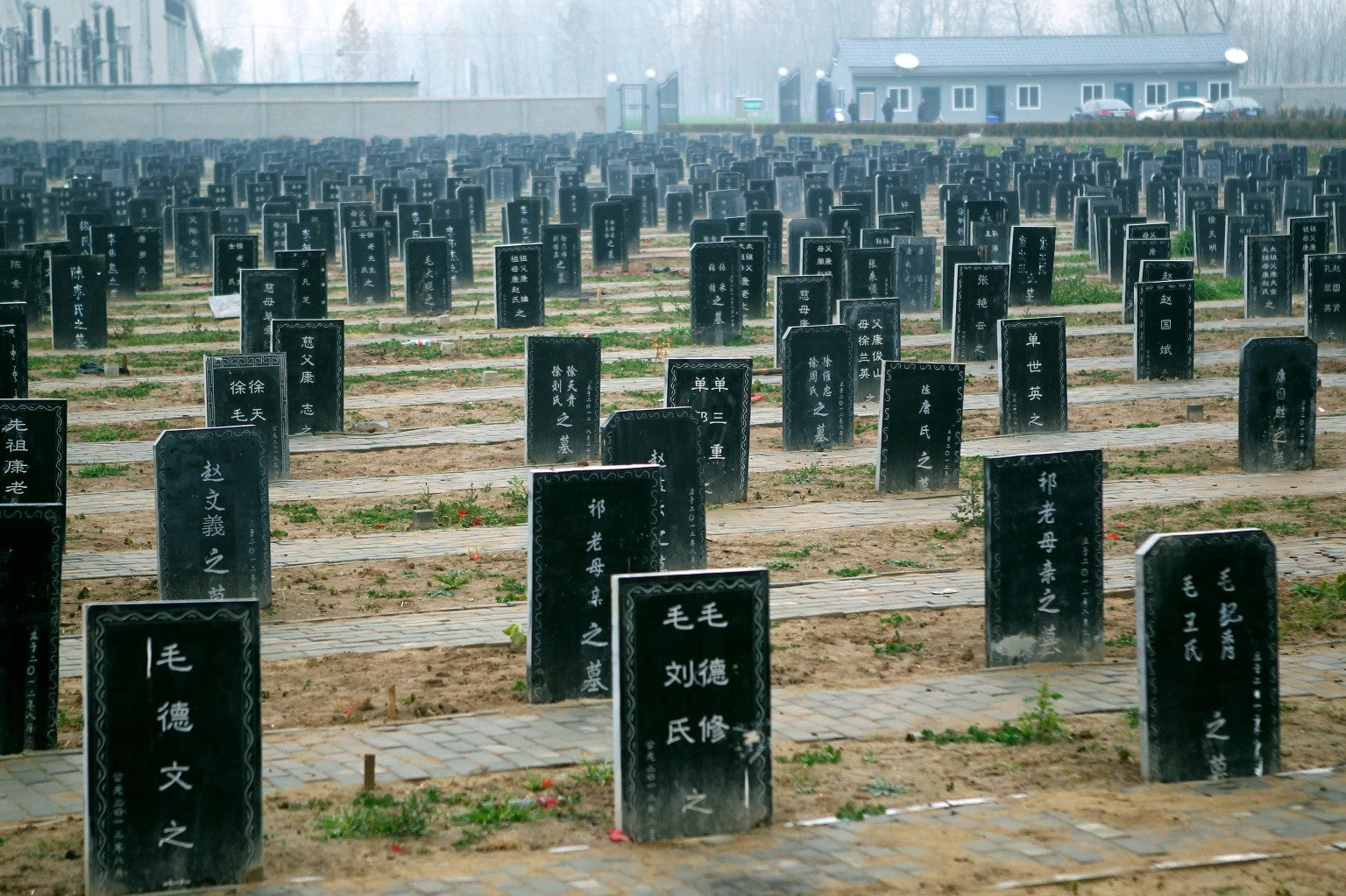 Chinese Woman Takes Job In A Cemetery For A Better Work-Life Balance