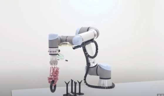 Robots Struggle To Hold Things, So Scientists Built A Creepy Tentacle Gripper