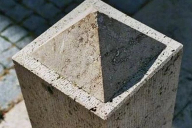 Optical Illusion: Pyramid Or Hollow Pillar, What Do You See?
