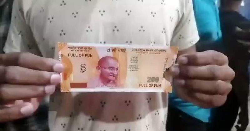 'Full Of Fun' An ATM In UP Dispensed Fake Currency Notes From 'Children ...