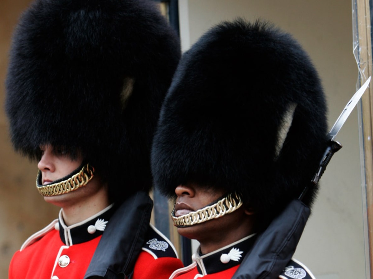 King's Guard's Hats Are Made Of Bearskin