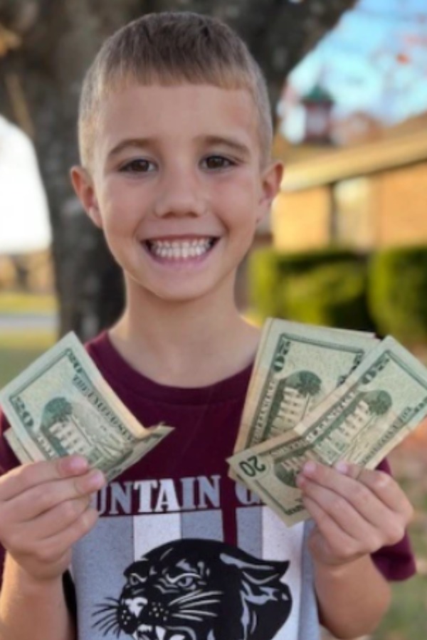 Kid Gets Gifts From Strangers After His Birthday Balloons Floated Away