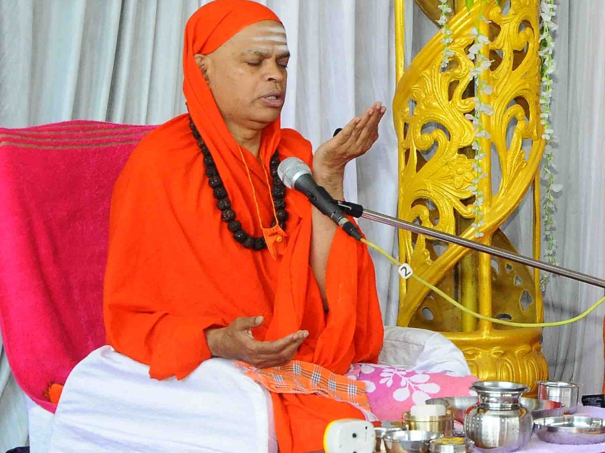 Lingayat Seer Shivamurthy Murugha Sharanaru Accused Of Raping Two Minor ...