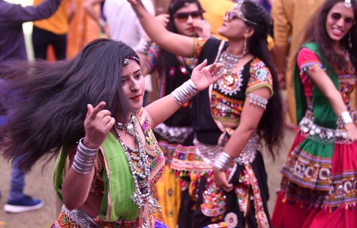 Stunning Aerial Footage Shows Thousands Performing Garba In A Huge ...