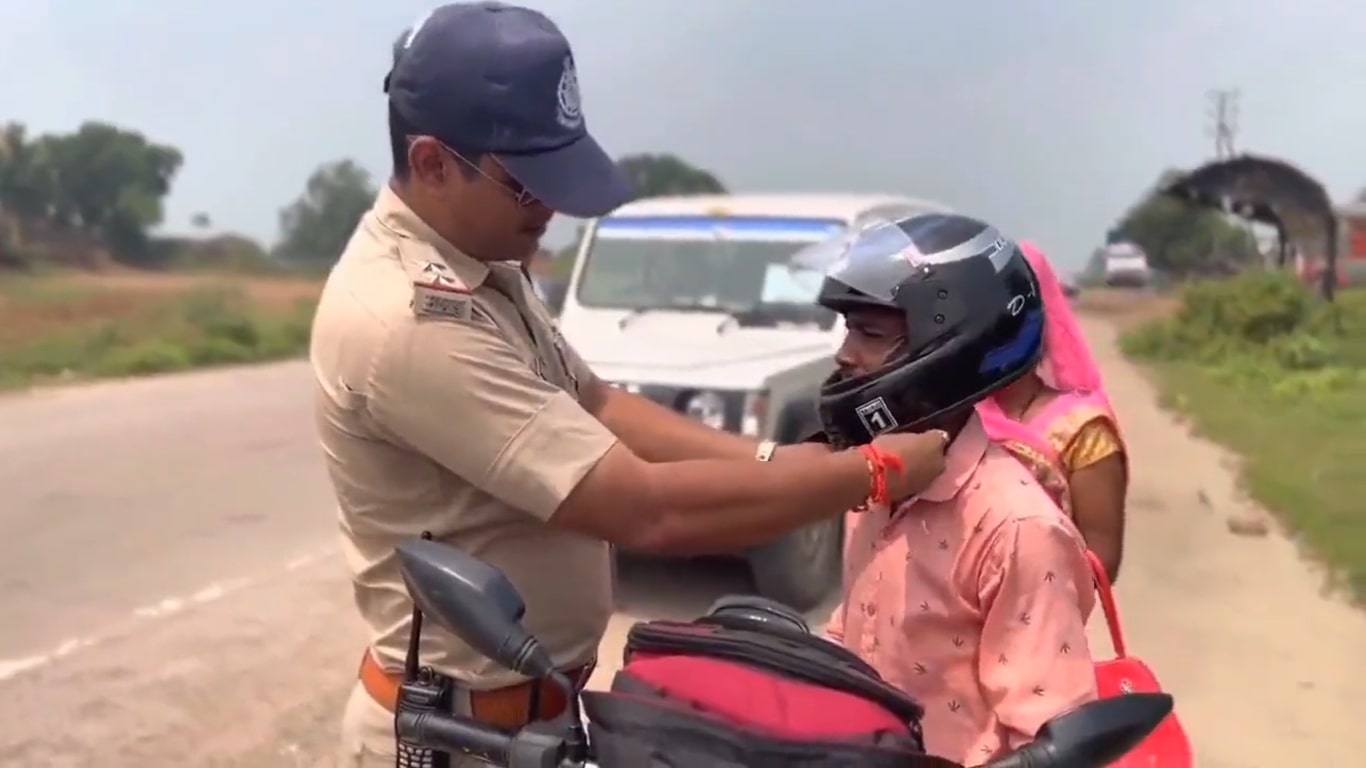 Cop's Unique Way To Spread Helmet Awareness