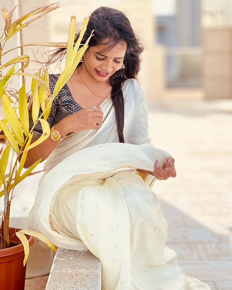 Tamil Actress Deepa Aka Pauline Jessica Found Dead, Police Suspect Love ...