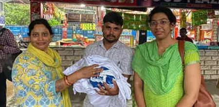 Medical Student Helps Woman Give Birth On Train