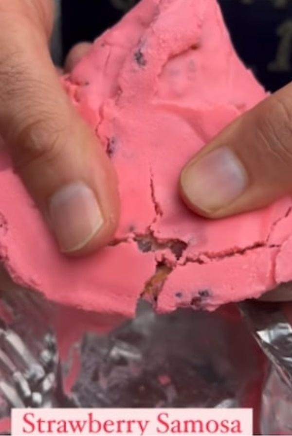 Delhi Food Outlet Serves Strawberry And Blueberry Samosas