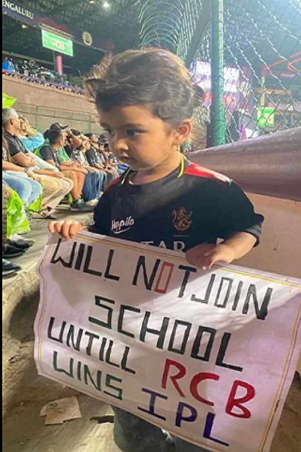 Little Girl’s Placard Sets A New Standard For Fandom: 'No School Until ...