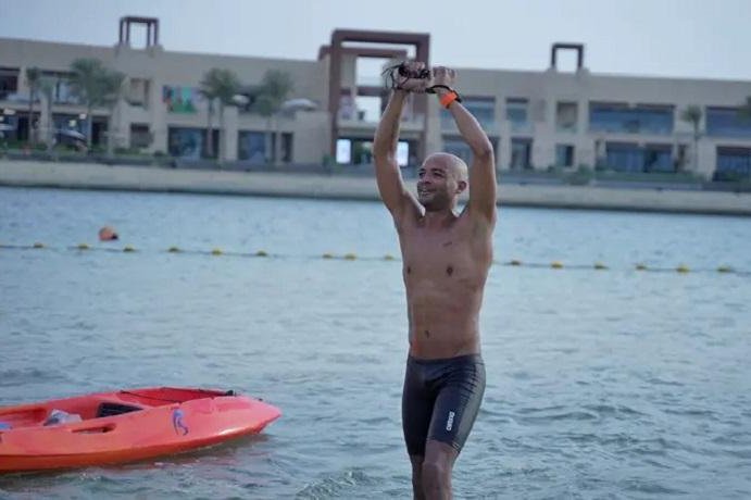 A Real-Life 'Superhero'! Egyptian Man Breaks World Record With 7-Mile ...