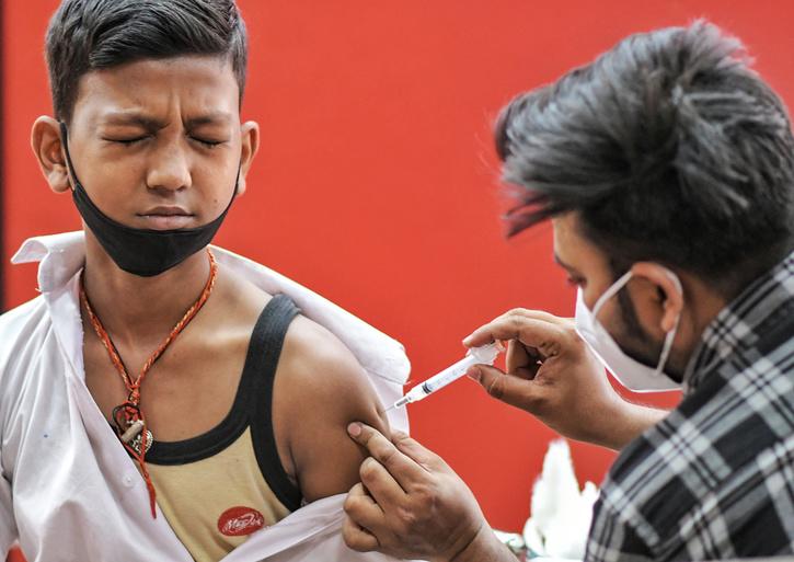 Worrisome? COVID Vaccine Stocks Run Dry Across Country Amid New Spike ...