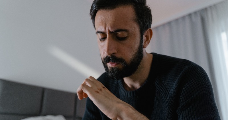 Debunking The Myth Of Knuckle Cracking