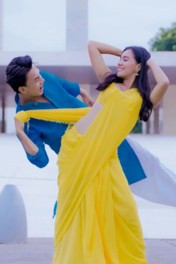 'Show Me The Thumka' Song Recreated By Indonesian Dance Group