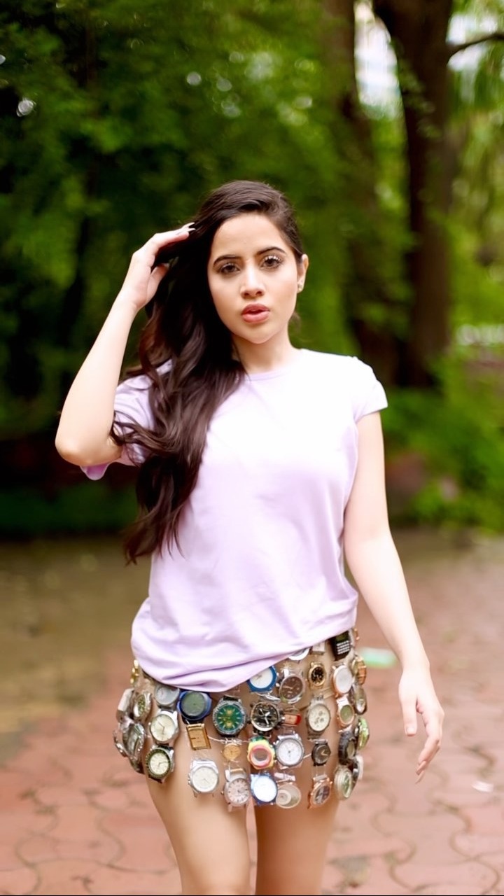 Once Again, Urfi Javed's Weird Outfit Choices Are Making Internet Users ...