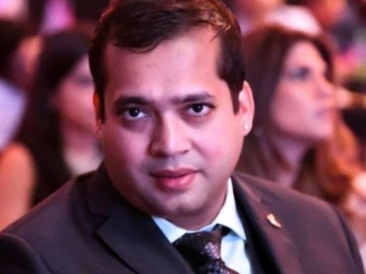 कौन है वो शख्स जो सभी धन्नासेठों को पीछे छोड़ बना भारत के पहले प्राइवेट ...