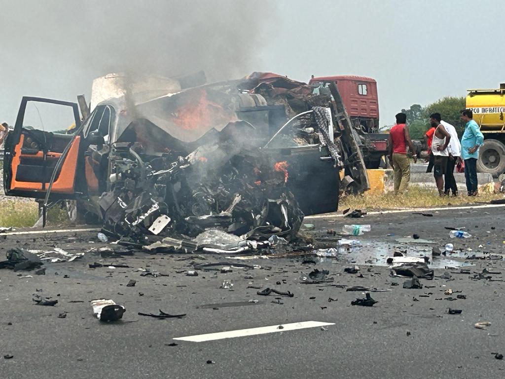 Kuber Group's Vikas Malu Was Inside Speeding Rolls Royce That Crashed ...