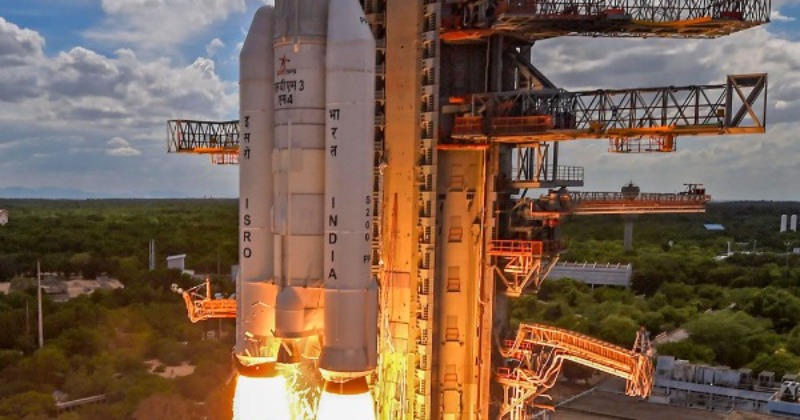 Objectionable Tweet On Chandrayaan-3 By Prakash Raj Leads To Two ...