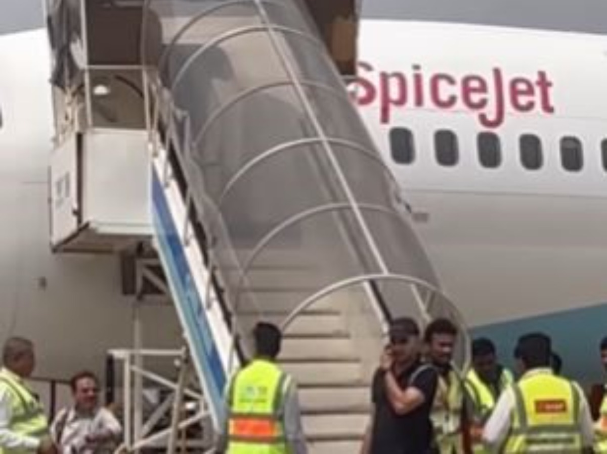 Passenger 'Secretly' Takes 'Obscene' Pictures Of Attendant On SpiceJet ...