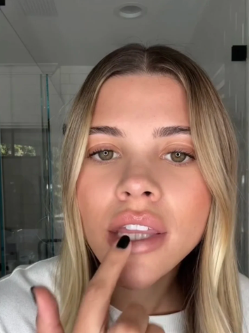 From Strawberry Makeup To Concealer Lips, All You Need To Know About ...
