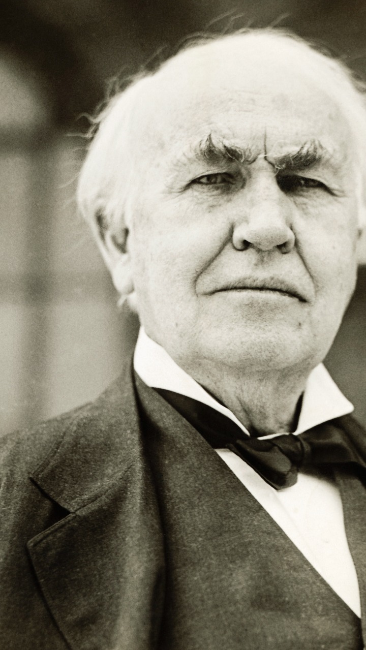Name The Man Invented The Light Bulb Edison Light Bulb Wikipedia