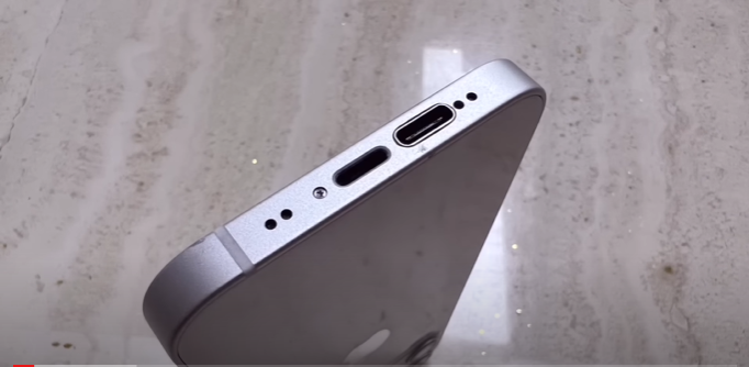 Engineer Creates Dual-Port iPhone That Has Both Lightning and USB-C Support