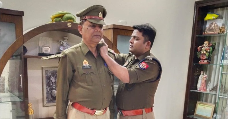 सिपाही पिता ने बेटे को मेहनत से IPS बनाया, आज उसी ने अफसर बन पिता के ...