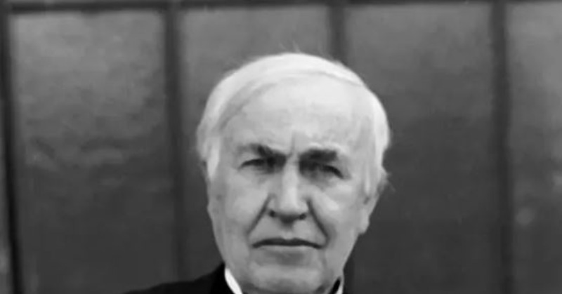 Thomas Edison: The Man Who Invented The Modern Electric Light Bulb