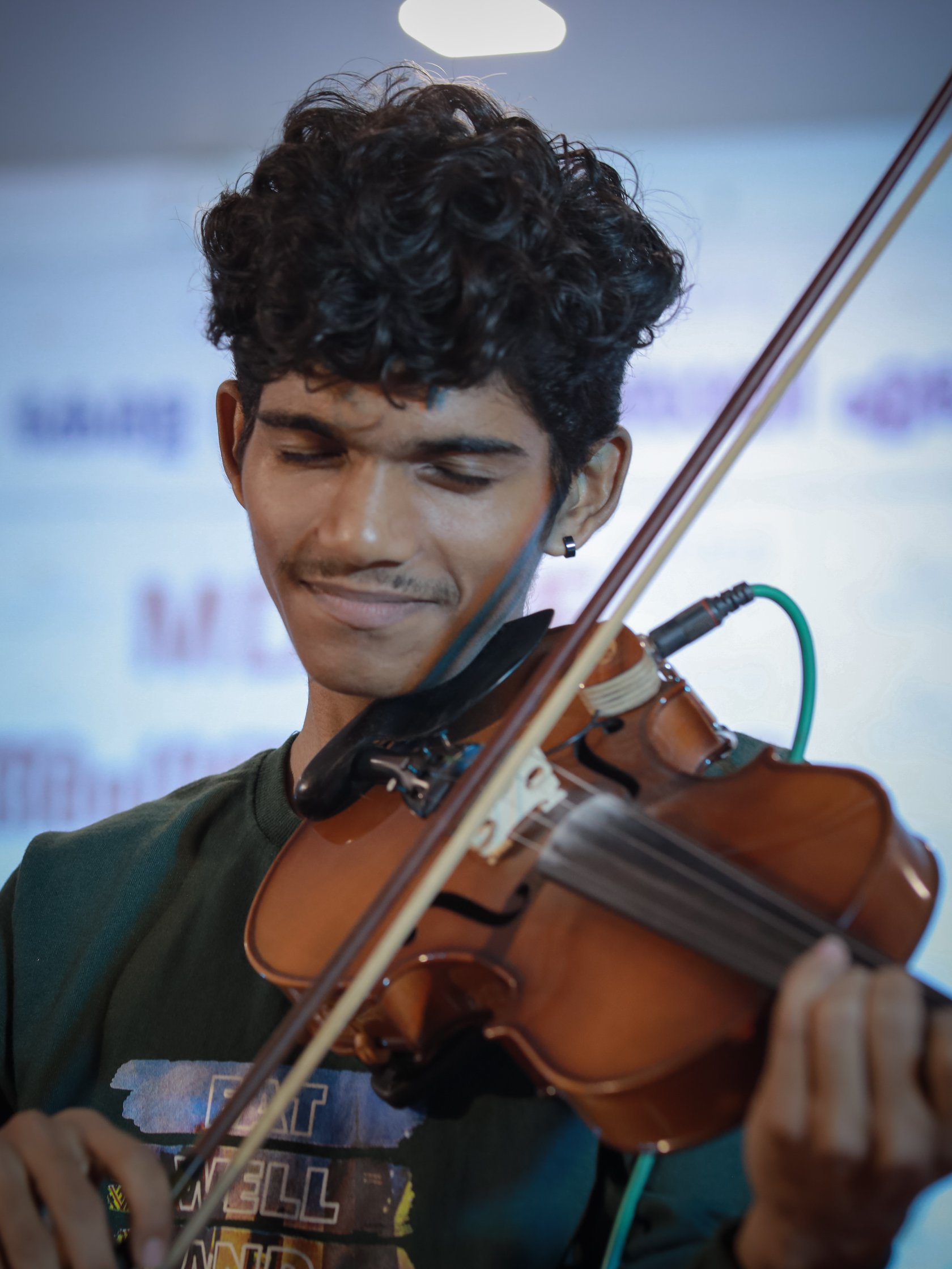 Man Sings Kailash Kher's 'Teri Deewani' For Kerala Cops