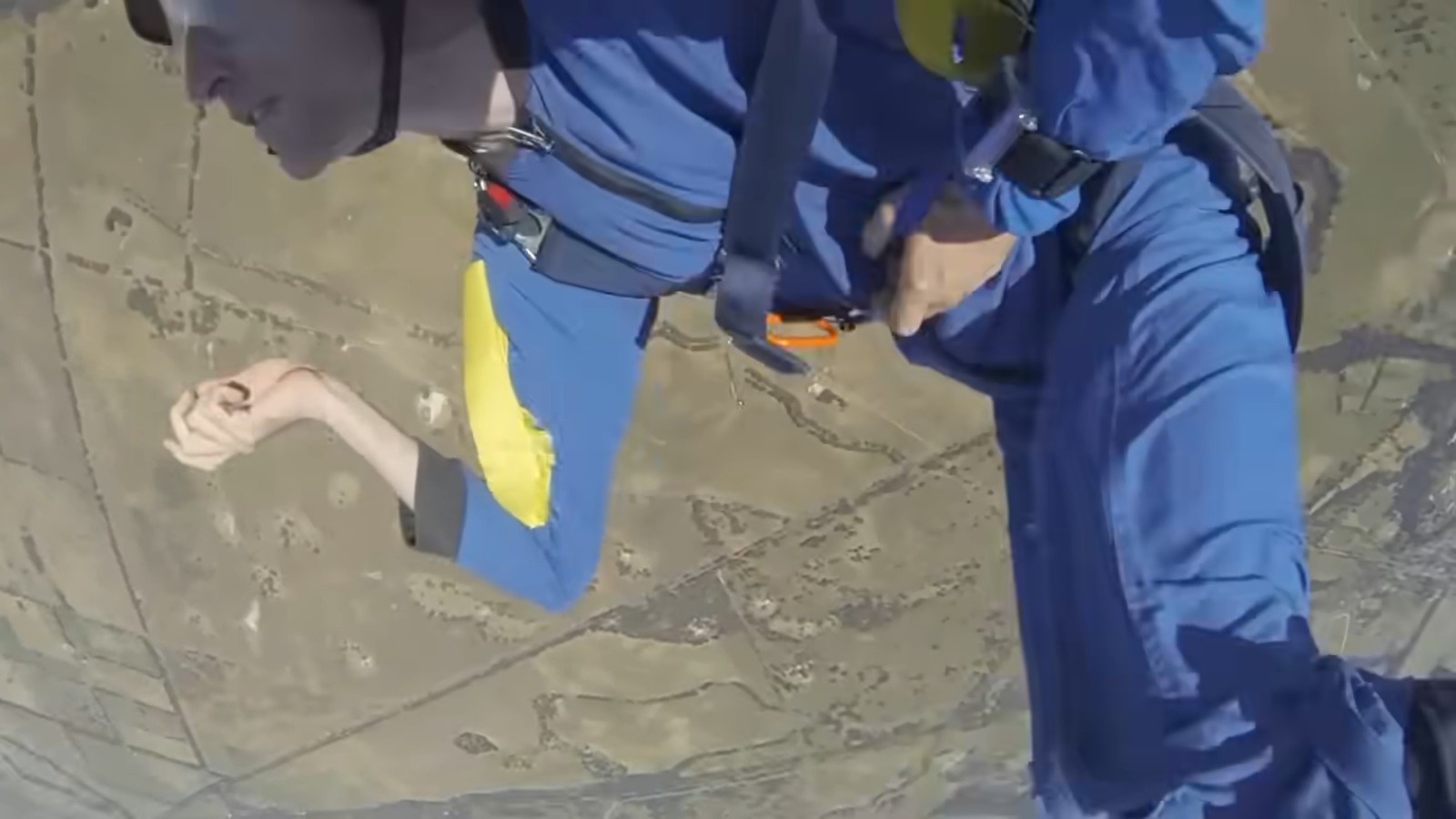 Man Suffers Seizure While Skydiving From 12,000 ft