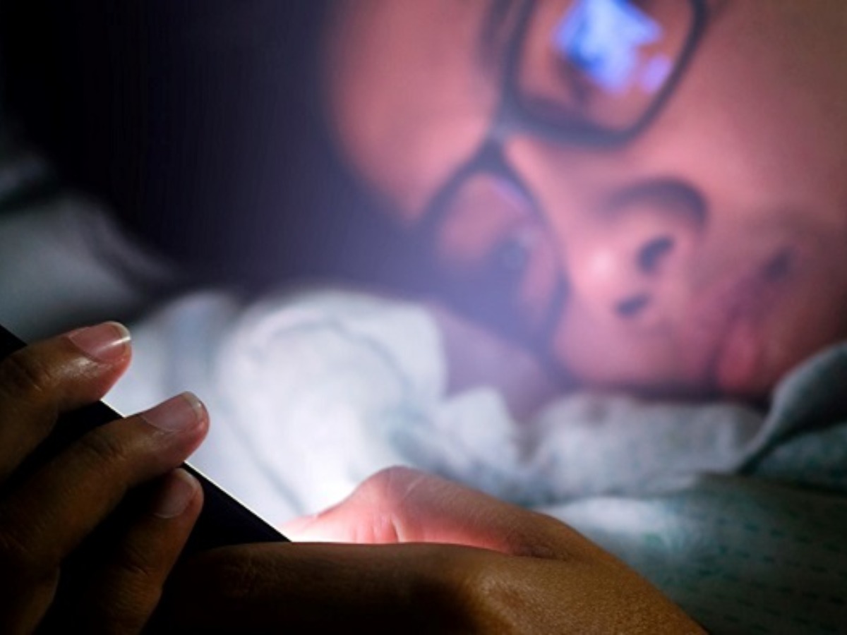 Hyderabad Woman Lost Her Vision Due To Smartphone: Here Are Tips To ...