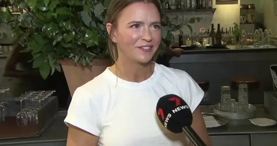 Diner Tips Australian Waitress Rs 4 Lakh