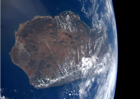 Around The World In 90 Minutes: Astronaut Shares Stunning Pics Of Earth ...