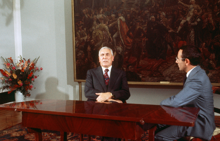 Edward Gierek, The Chief Guest Of 1977: The Final Year Of The Emergency