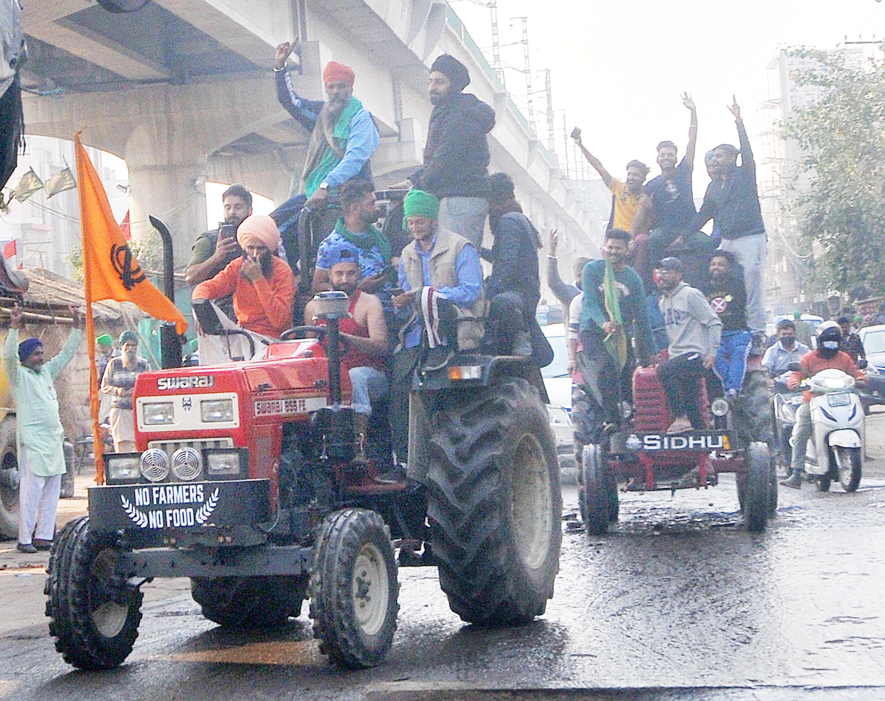 Tractor Rallies, Marches Kicked Off On R-Day To Honour Farmers Who Died ...