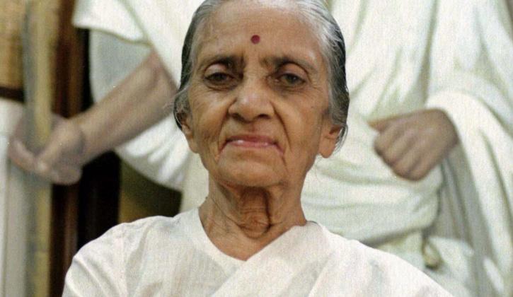 True Story Of Freedom Fighter Usha Mehta, Sara Ali Khan's Character In ...