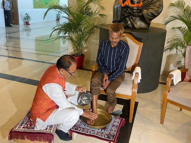 Madhya Pradesh Tribal Man Who Was Urinated On Wants The Accused Pravesh Shukla Released