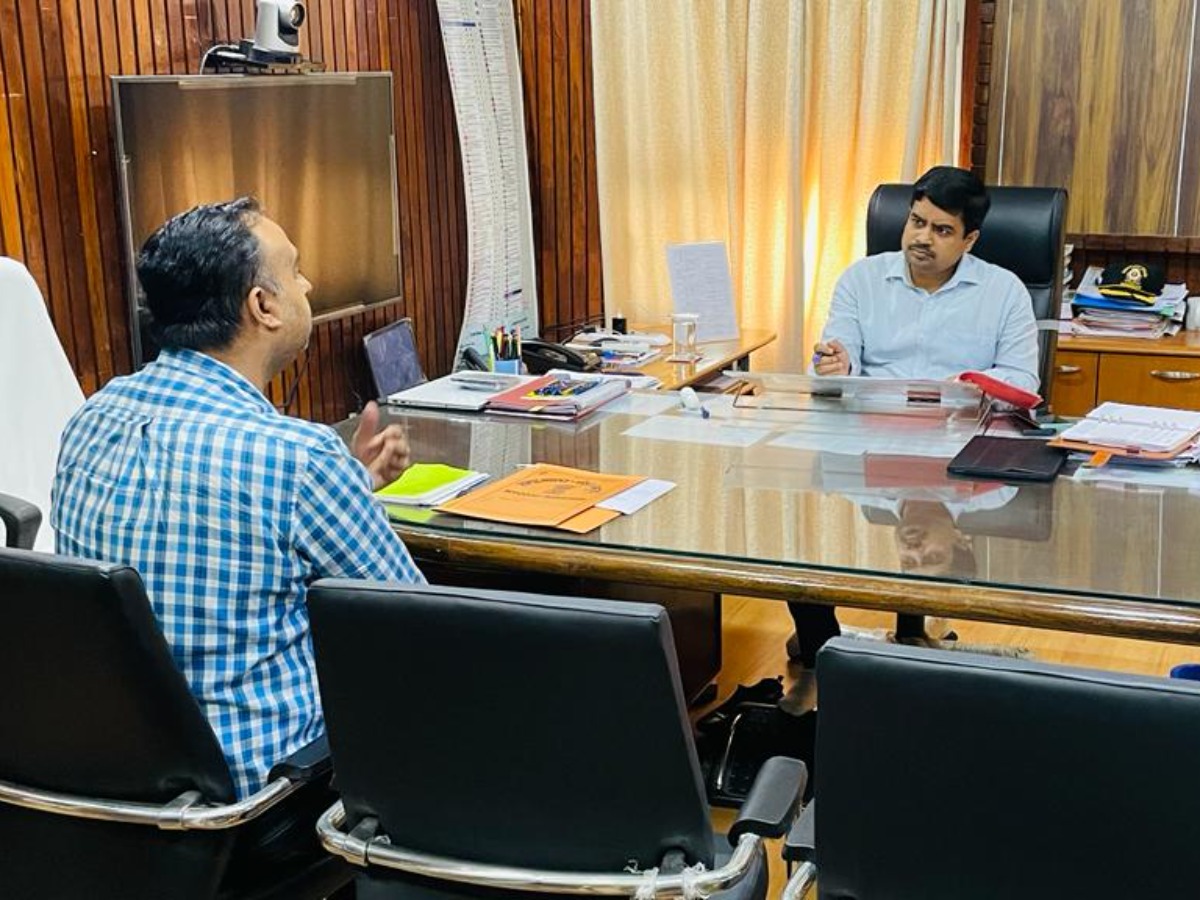 पढ़ाई में औसत, रेलवे की परीक्षा भी ना हुई क्लियर, मेहनत से बने IAS, अब ...