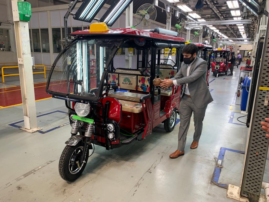 Long Before EVs Became A Craze, This Father-Son Duo Led The E-Rickshaw ...