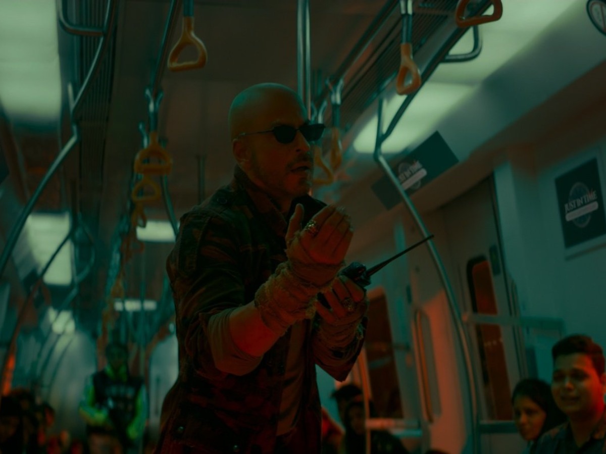 Shah Rukh Khan's Jawan Trailer Sparks Memes