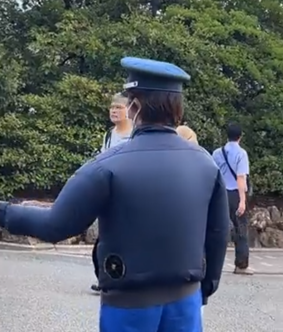 Japan: Man's Summer Jugaad With Built-In Fans In Jacket Goes Viral