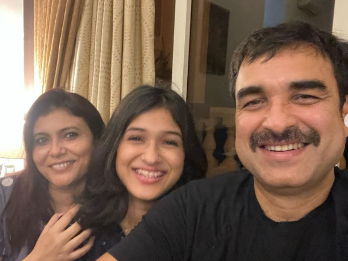 Pankaj Tripathi's Wife Paid The Bills For 6 Years, Motivated Him To ...