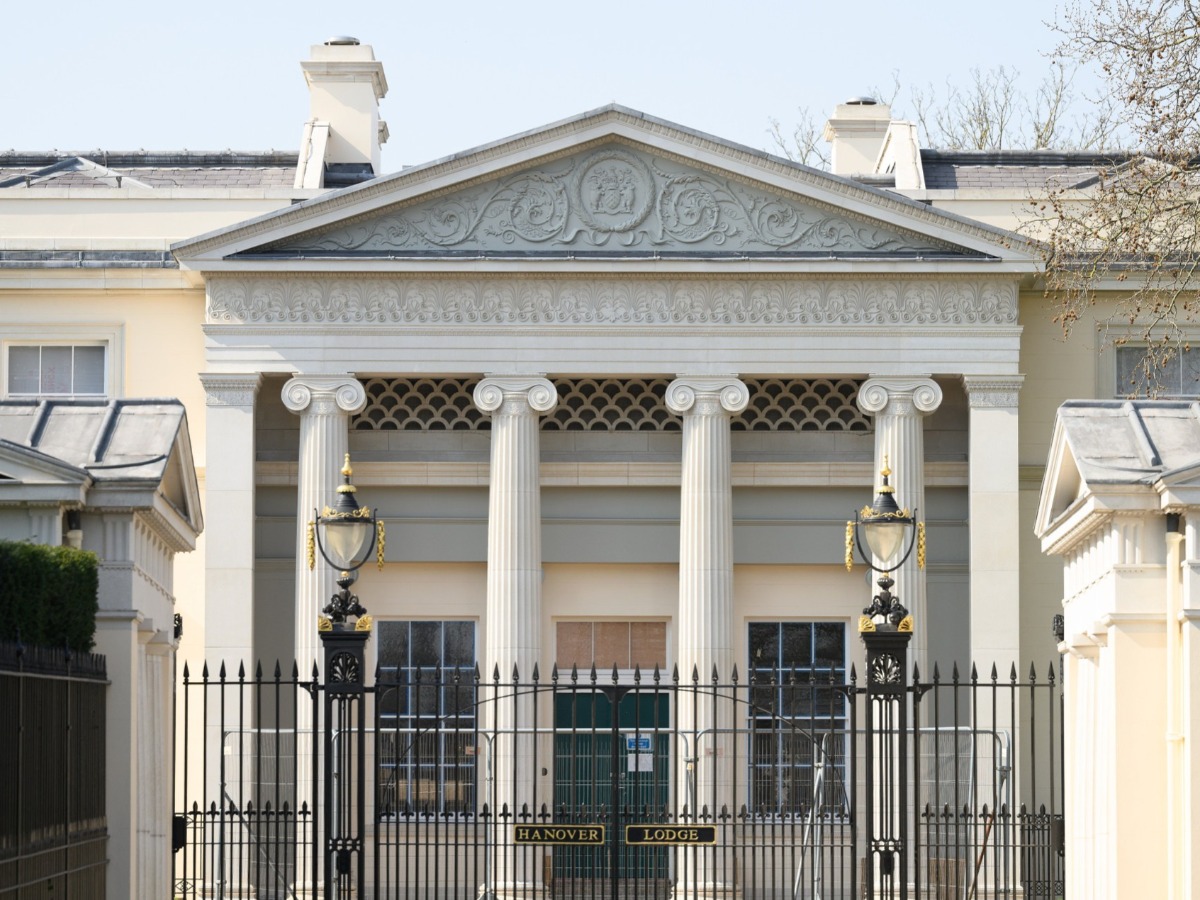 Indian Billionaire Buys London Mansion For Rs 1,200 Crore: Here's All ...