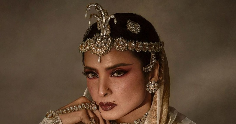 मांग में सिंदूर भरकर Rekha ने कराया Photoshoot, Photos हो रही वायरल