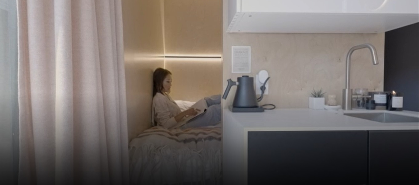 40-YO Woman Happily Pays $1,600/Month To Live in A Tiny Home Smaller ...