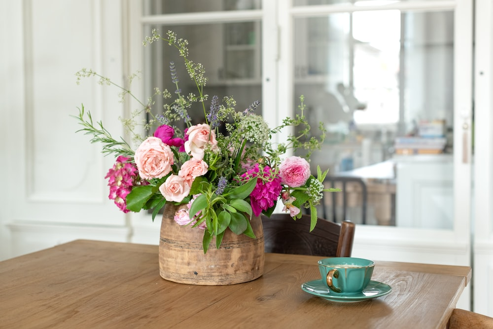 Preserved Flower Tabletops: The Eco-Friendly Decor Solution You Need