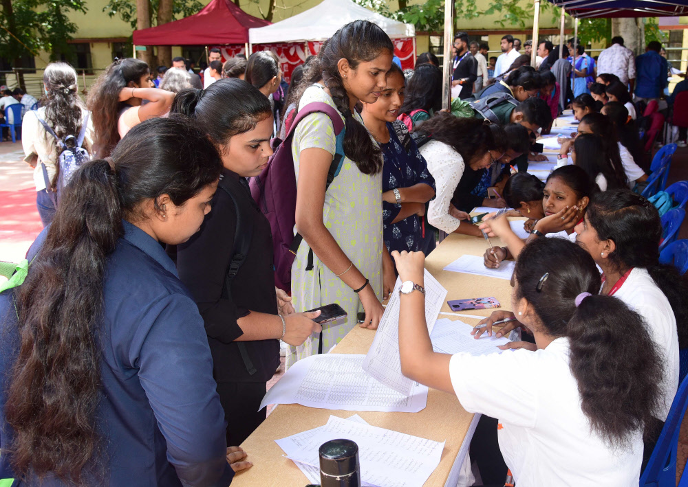 NEET JEE Coaching: The Perils Of Enrolling Students In Dummy Schools